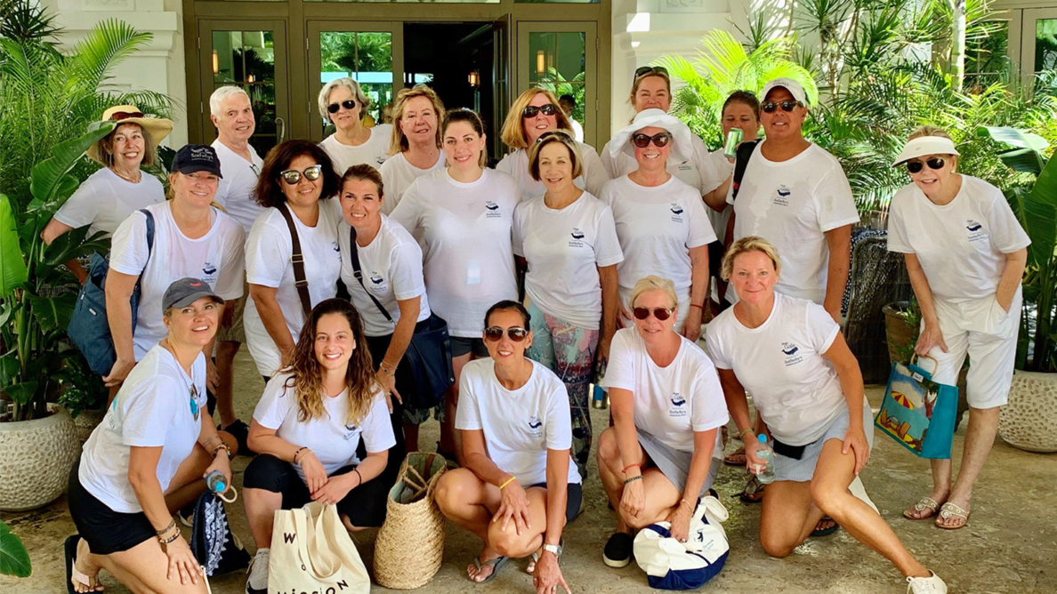Daniel Gale team lends assist in Bahamas relief effort • The Long ...