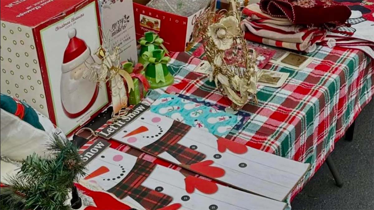 Helping Hands brings joy with Christmas Giving Table – The Long Island ...